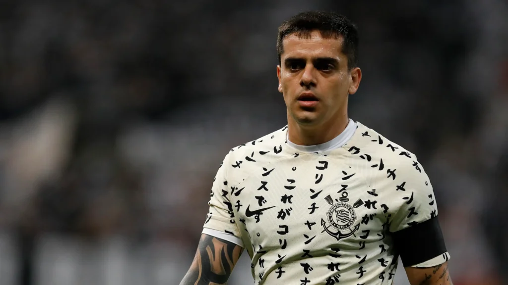 Fagner? Lateral com mais títulos pelo Corinthians está indo jogar no ...