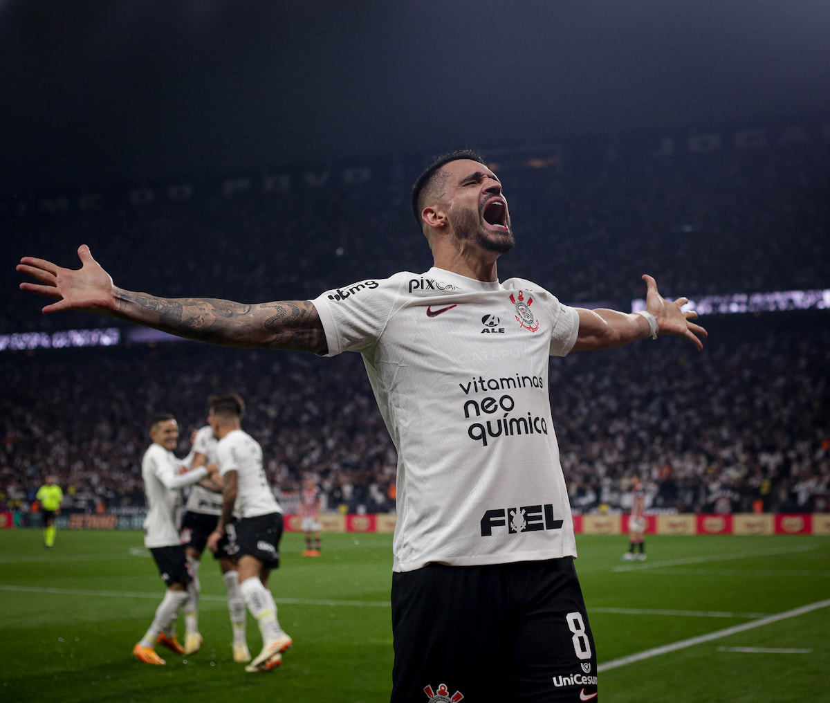 Renato Augusto é avaliado e pode estar voltando ao Corinthians