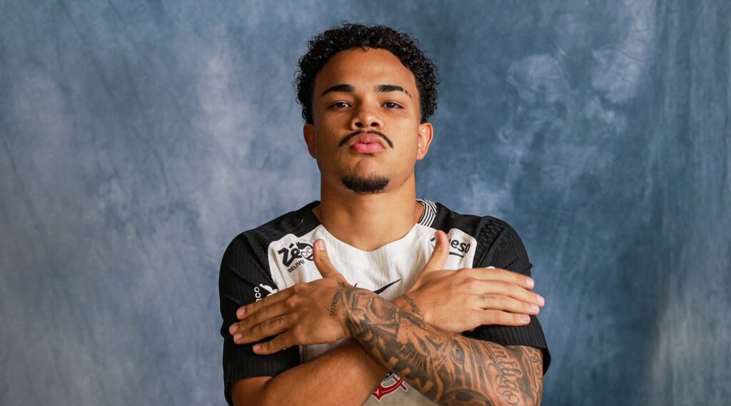 A espera acabou! Corinthians anuncia contratação de Kaio César
